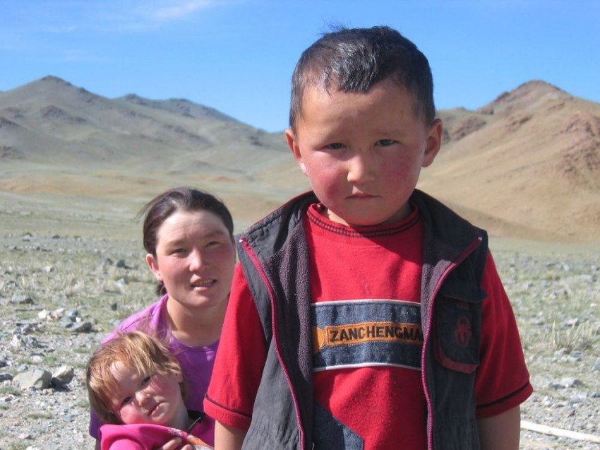 몽골인 + 백인 혼혈 어린이들.jpg