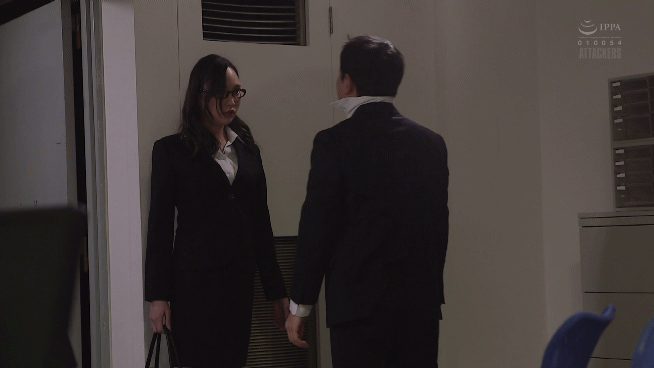 싸가지 없는 직장상사 멱살 잡은 남자.gif