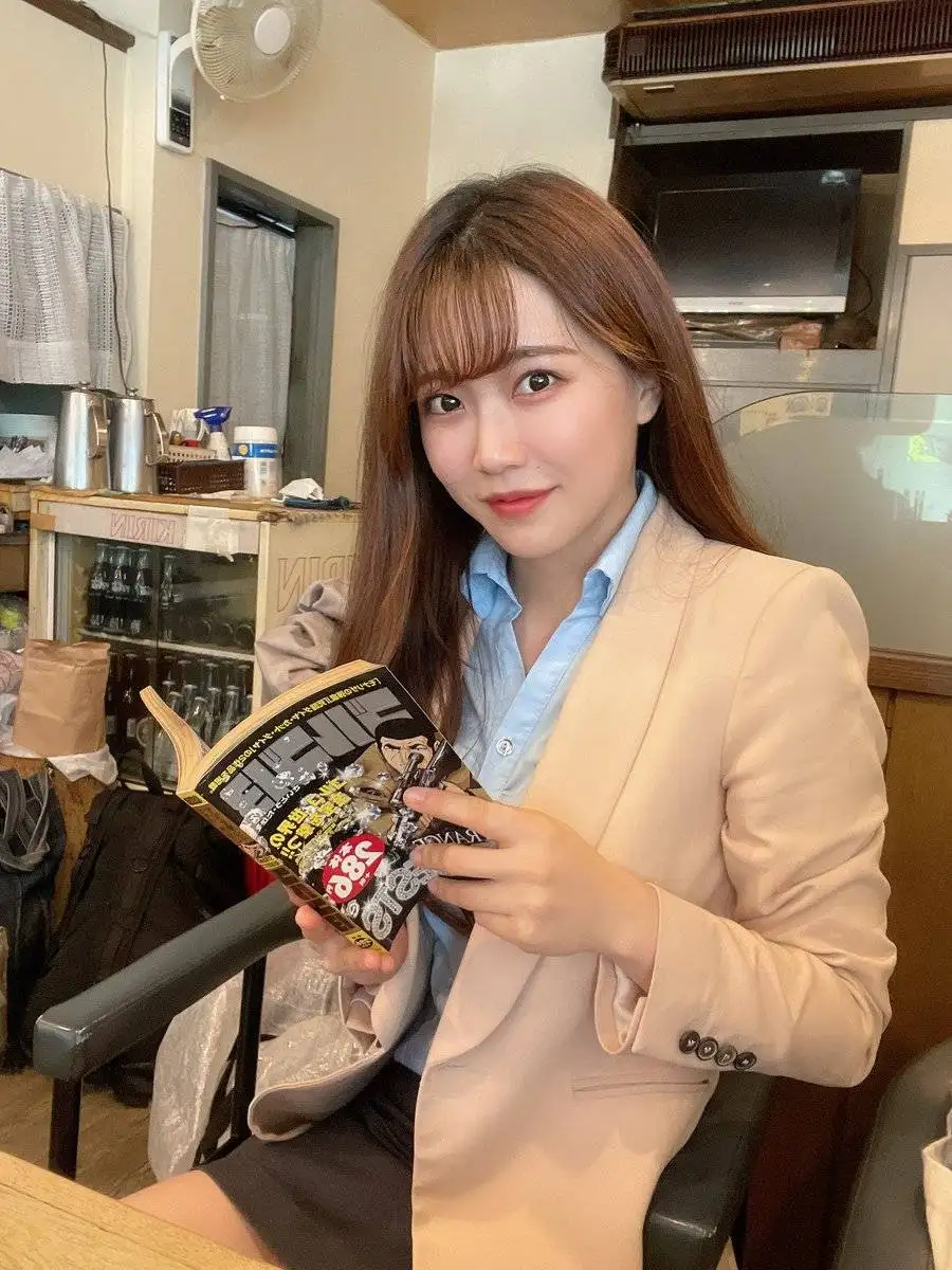 19) 나이 속이고 데뷔해 av랭킹 3위 이치노 아오이