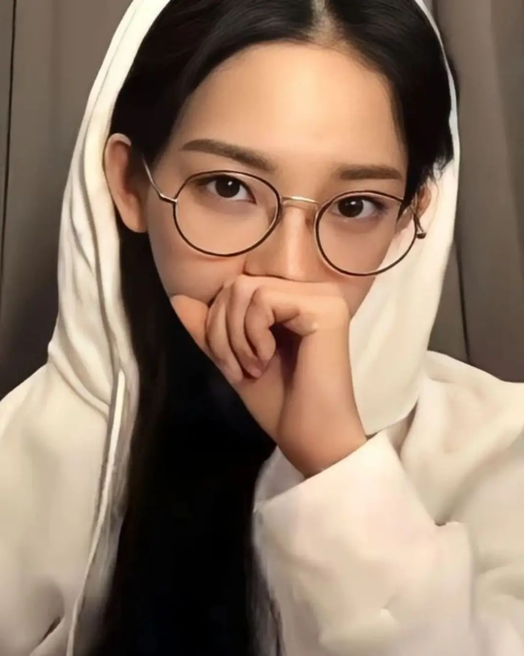 흑발 카리나.jpg