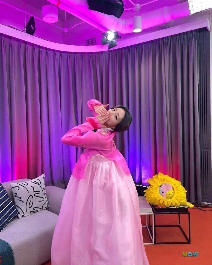 한복을 입은 ITZY 유나