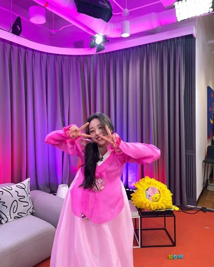 한복을 입은 ITZY 유나