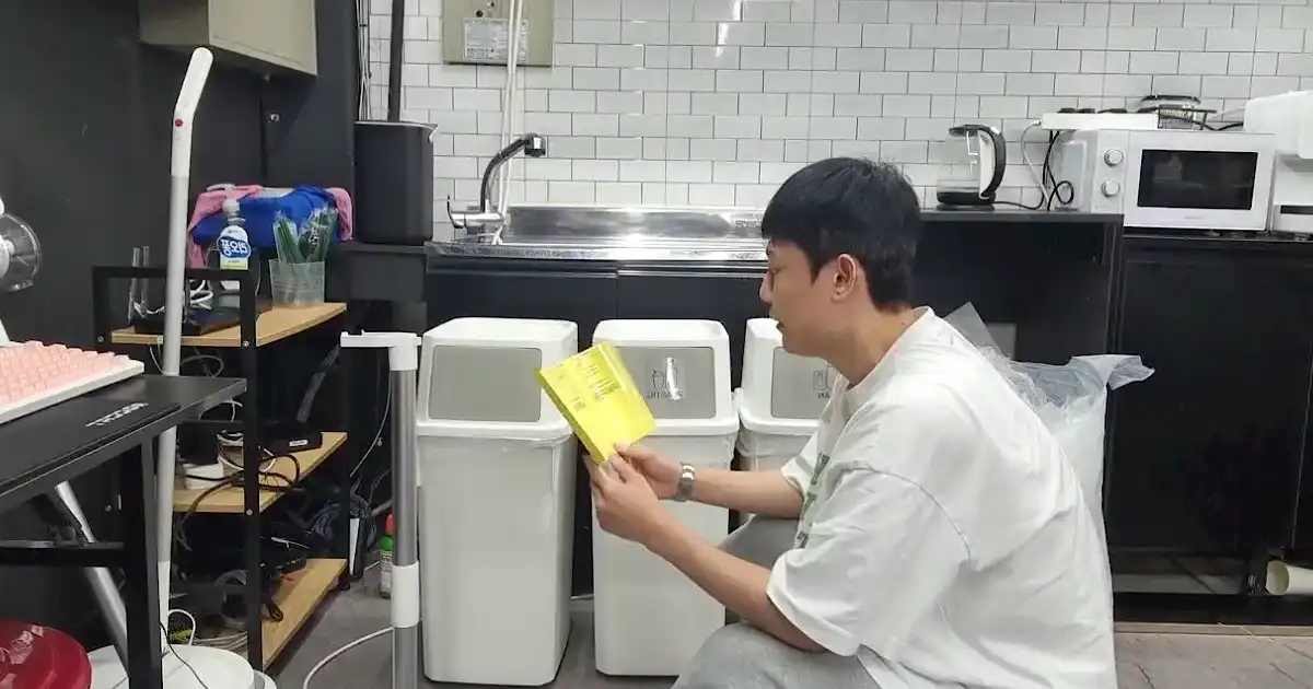 지비 저번에 말했던 음식물쓰레기통이랑 분리수거쓰레기통 : SOOP(숲) - 와이고수