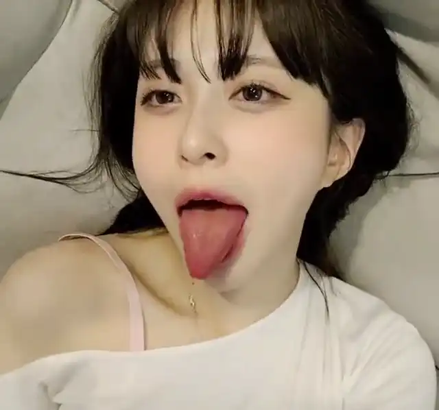 불량식품을 먹는 여자 스트리머 : 엽기자랑 - 와이고수