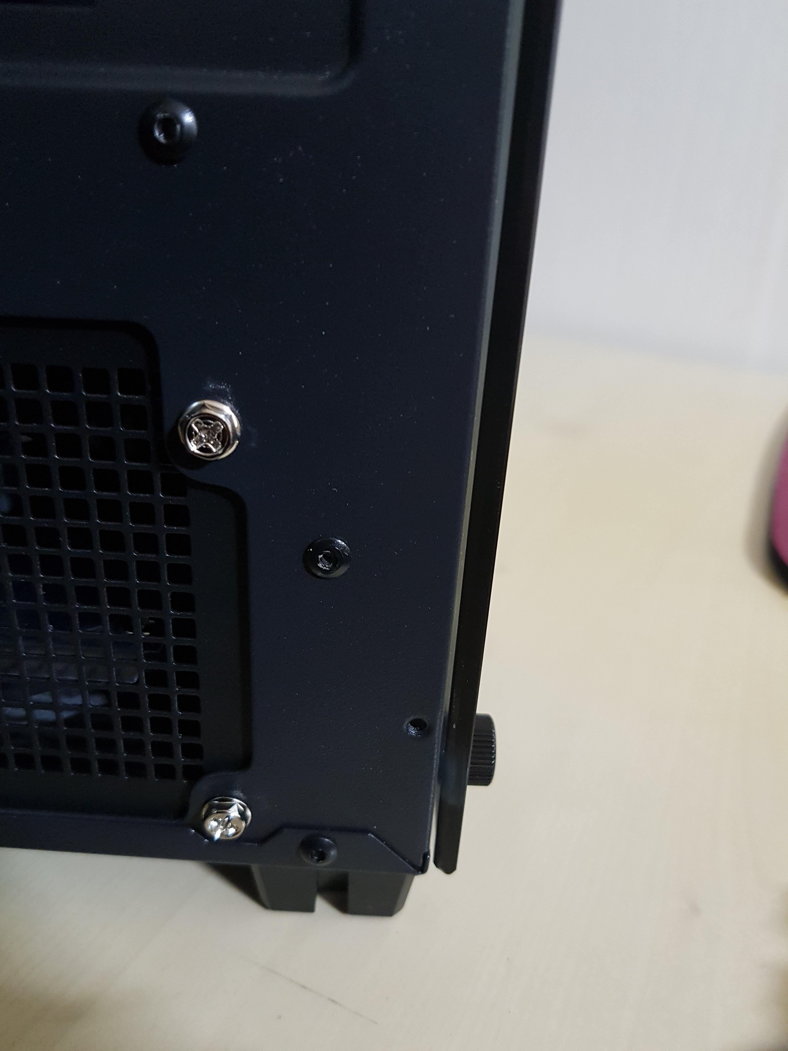 아까 3R L530 강화유리 질문드렸던 사람입니다!