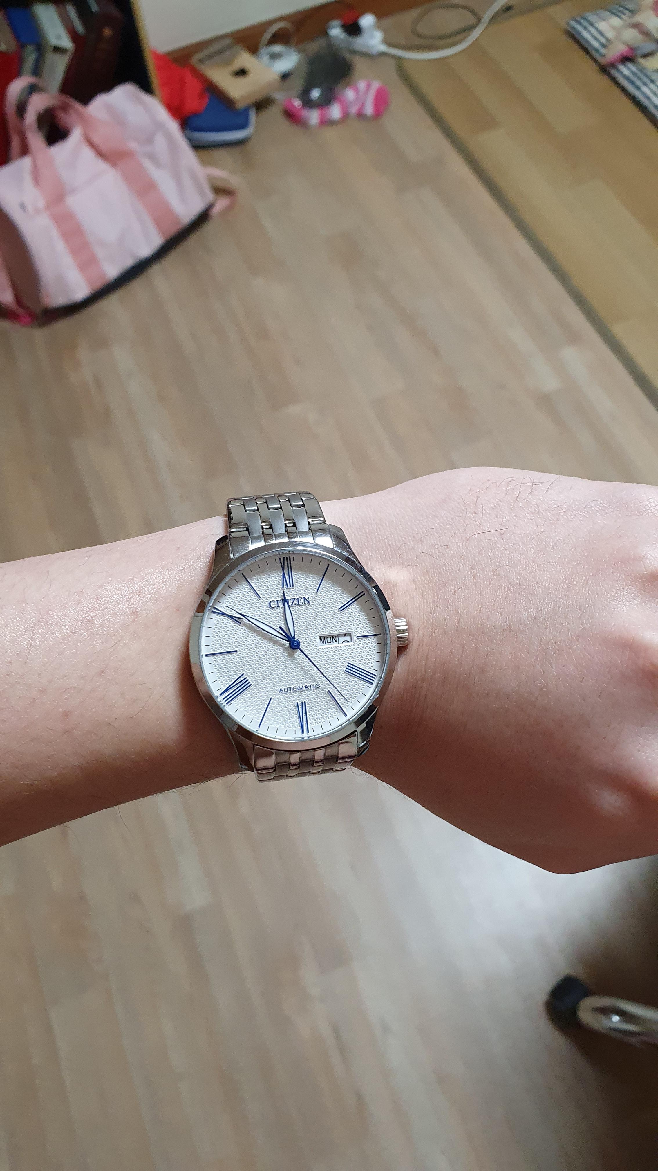 다들 비싼 시계만 차고 다니네 흙수저시계 ㅁㅌㅊ?