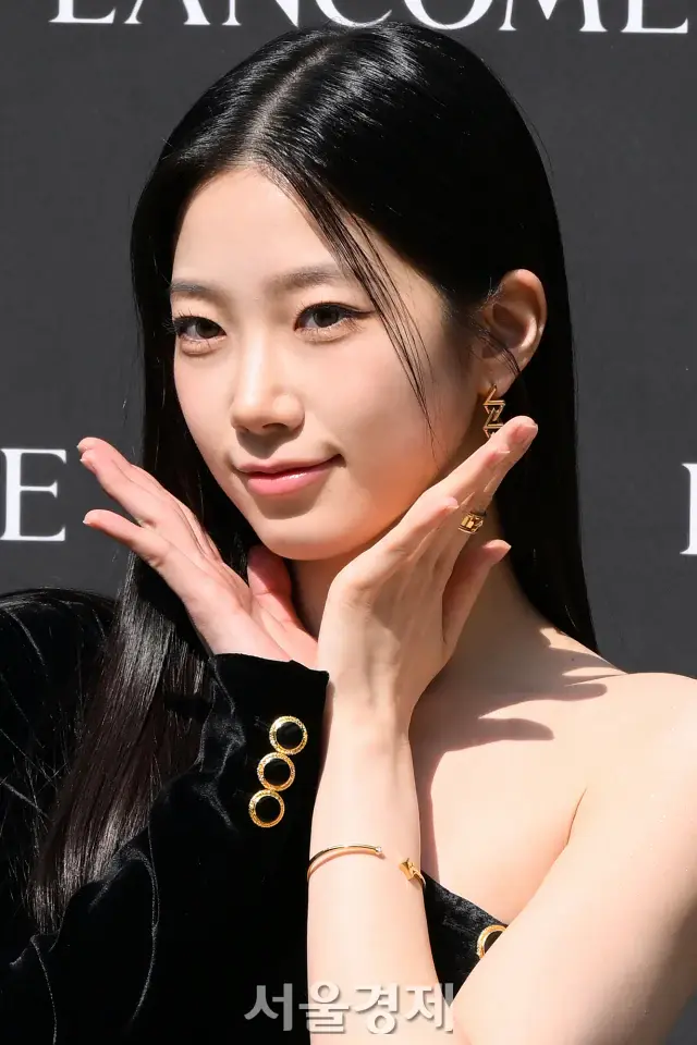 르세라핌 카즈하.webp (38.6KB, 3 Downloads) 르세라핌 카즈하1.webp (23.0KB, 2 Downloads) 르세라핌 카즈하2.webp (23.0KB ...